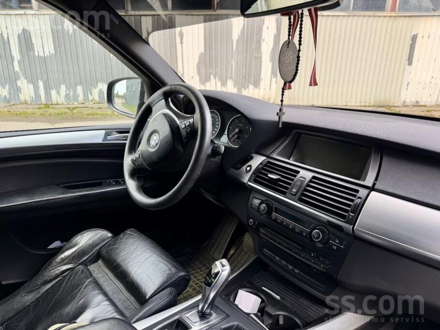 Pelēks BMW X5 2007 Rīga, ar dzinēja tilpumu 3.00 L un nobraukumu 371 tūkst. km par 6650 €, foto 7 vietnē AUTOMOTO.COM.LV