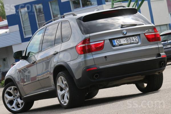 Pelēks BMW X5 2007 Rīga, ar dzinēja tilpumu 3.00 L un nobraukumu 321 tūkst. km par 7990 €, foto 4 vietnē AUTOMOTO.COM.LV