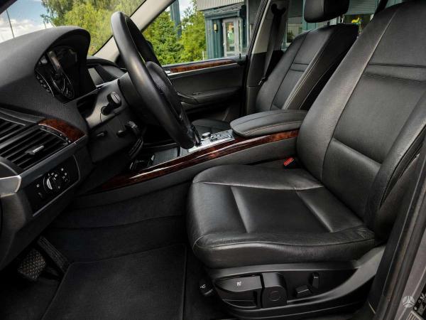 Pelēks BMW X5 2007 Pakruojis, ar dzinēja tilpumu 2.99 L un nobraukumu 447 tūkst. km par 5700 €, foto 8 vietnē AUTOMOTO.COM.LV