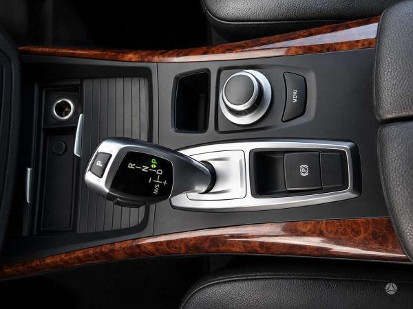 Pelēks BMW X5 2007 Pakruojis, ar dzinēja tilpumu 2.99 L un nobraukumu 447 tūkst. km par 5700 €, foto 10 vietnē AUTOMOTO.COM.LV