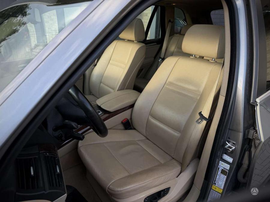 Pelēks BMW X5 2007 Viļņa, ar dzinēja tilpumu 4.80 L un nobraukumu 209 tūkst. km par 5500 €, foto 14 vietnē AUTOMOTO.COM.LV