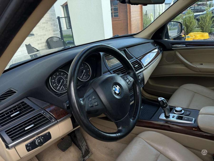 Pelēks BMW X5 2007 Viļņa, ar dzinēja tilpumu 4.80 L un nobraukumu 209 tūkst. km par 5500 €, foto 17 vietnē AUTOMOTO.COM.LV