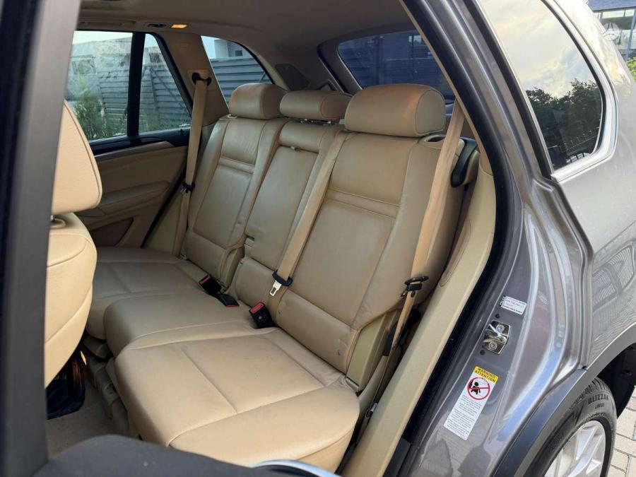 Pelēks BMW X5 2007 Viļņa, ar dzinēja tilpumu 4.80 L un nobraukumu 209 tūkst. km par 5500 €, foto 24 vietnē AUTOMOTO.COM.LV