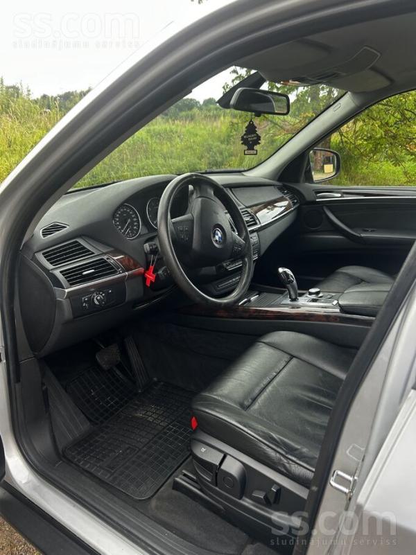 Pelēks BMW X5 2007 Rēzekne, ar dzinēja tilpumu 4.80 L un nobraukumu 235 tūkst. km par 6500 €, foto 6 vietnē AUTOMOTO.COM.LV