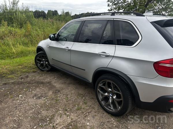 Pelēks BMW X5 2007 Rēzekne, ar dzinēja tilpumu 4.80 L un nobraukumu 235 tūkst. km par 6500 €, foto 10 vietnē AUTOMOTO.COM.LV