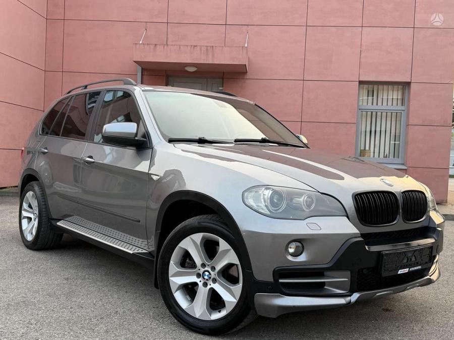 Grey BMW X5 2007 in Utena, with an engine capacity of 2.99 L and mileage of 243 thousand km for 7770 €, photo 3 on AUTOMOTO.COM.LV