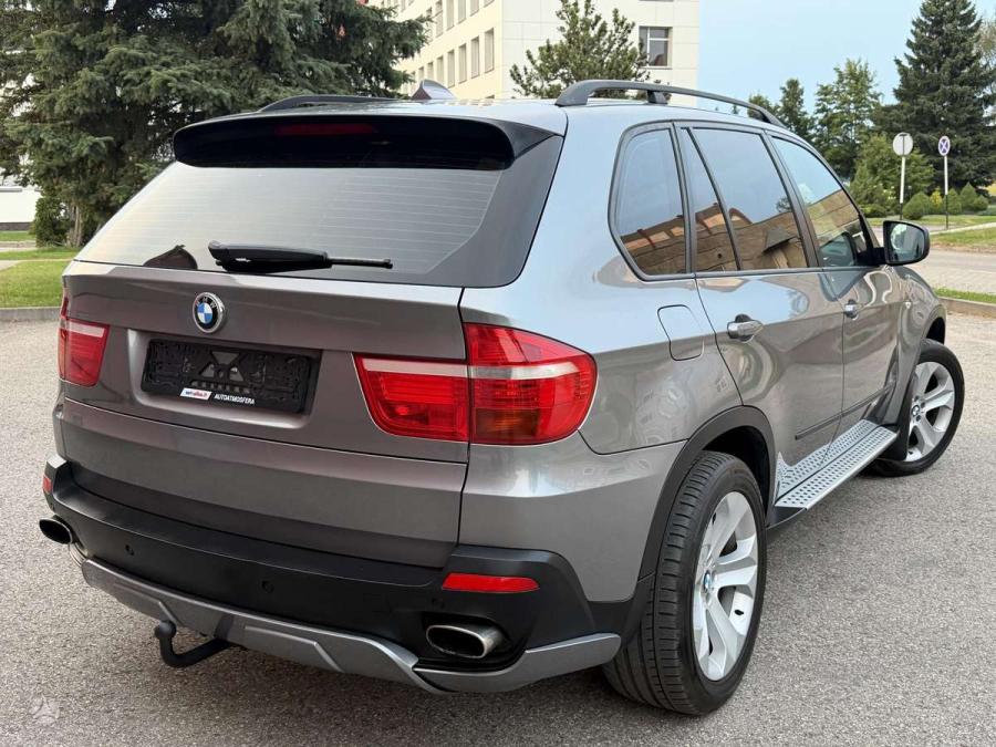 Grey BMW X5 2007 in Utena, with an engine capacity of 2.99 L and mileage of 243 thousand km for 7770 €, photo 8 on AUTOMOTO.COM.LV
