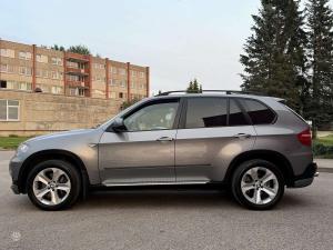 Grey BMW X5 2007 in Utena, with an engine capacity of 2.99 L and mileage of 243 thousand km for 7770 €, photo 10 on AUTOMOTO.COM.LV