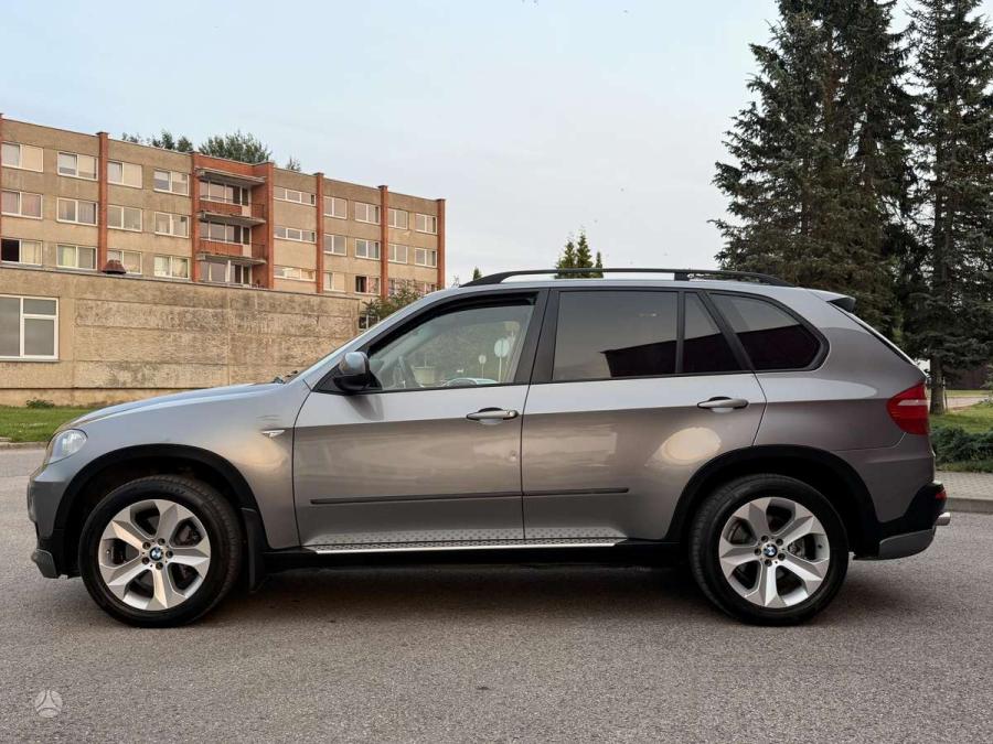 Grey BMW X5 2007 in Utena, with an engine capacity of 2.99 L and mileage of 243 thousand km for 7770 €, photo 10 on AUTOMOTO.COM.LV