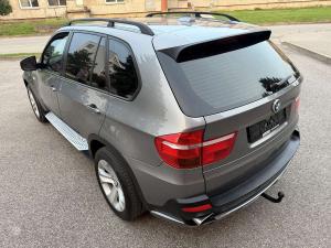 Grey BMW X5 2007 in Utena, with an engine capacity of 2.99 L and mileage of 243 thousand km for 7770 €, photo 13 on AUTOMOTO.COM.LV