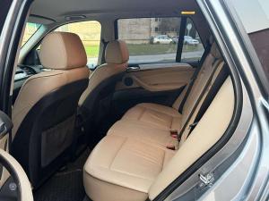 Grey BMW X5 2007 in Utena, with an engine capacity of 2.99 L and mileage of 243 thousand km for 7770 €, photo 19 on AUTOMOTO.COM.LV
