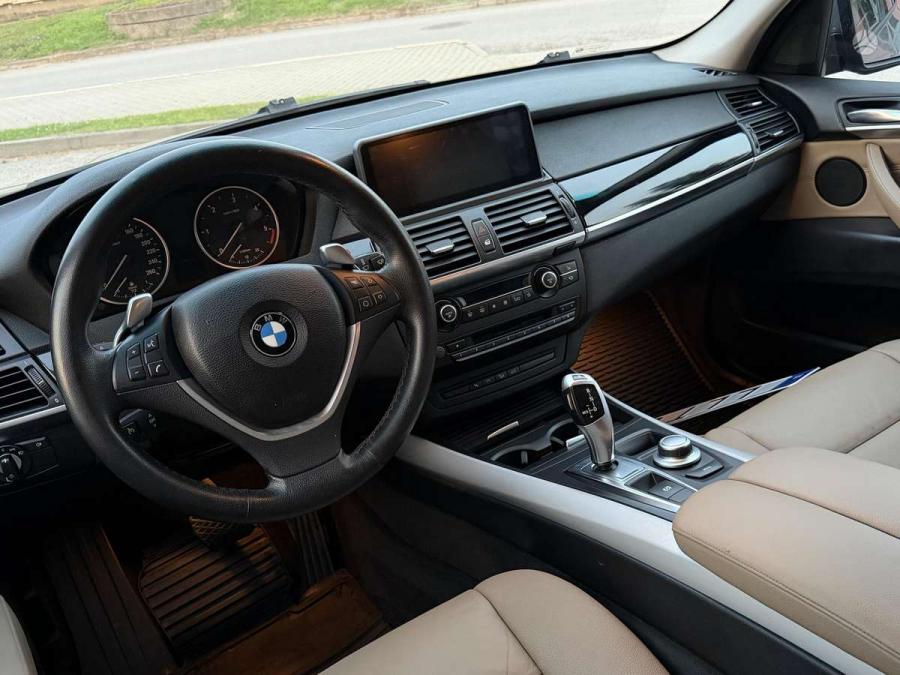 Grey BMW X5 2007 in Utena, with an engine capacity of 2.99 L and mileage of 243 thousand km for 7770 €, photo 20 on AUTOMOTO.COM.LV