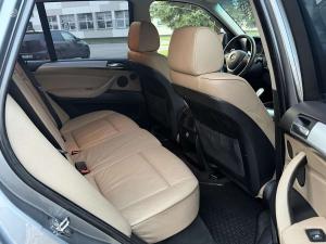 Grey BMW X5 2007 in Utena, with an engine capacity of 2.99 L and mileage of 243 thousand km for 7770 €, photo 21 on AUTOMOTO.COM.LV