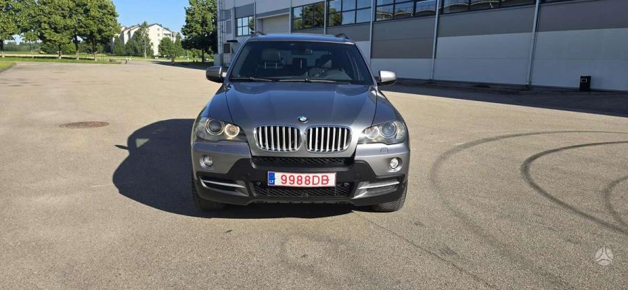 Grey BMW X5 2007 in Kaunas, with an engine capacity of 2.99 L and mileage of 273 thousand km for 8600 €, photo 3 on AUTOMOTO.COM.LV