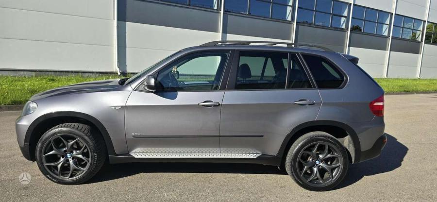 Grey BMW X5 2007 in Kaunas, with an engine capacity of 2.99 L and mileage of 273 thousand km for 8600 €, photo 9 on AUTOMOTO.COM.LV