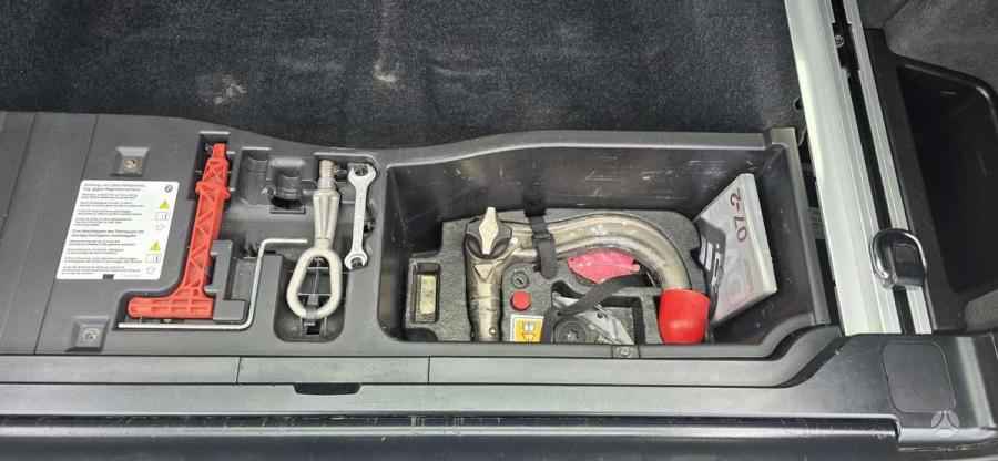 Grey BMW X5 2007 in Kaunas, with an engine capacity of 2.99 L and mileage of 273 thousand km for 8600 €, photo 16 on AUTOMOTO.COM.LV
