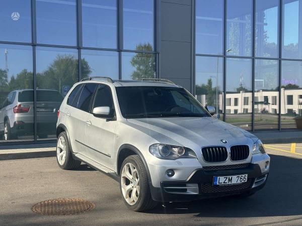 Pelēks BMW X5 2007 Viļņa, ar dzinēja tilpumu 2.99 L un nobraukumu 324 tūkst. km par 8200 €, foto 1 vietnē AUTOMOTO.COM.LV