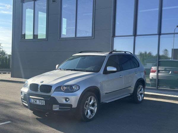 Pelēks BMW X5 2007 Viļņa, ar dzinēja tilpumu 2.99 L un nobraukumu 324 tūkst. km par 8200 €, foto 2 vietnē AUTOMOTO.COM.LV
