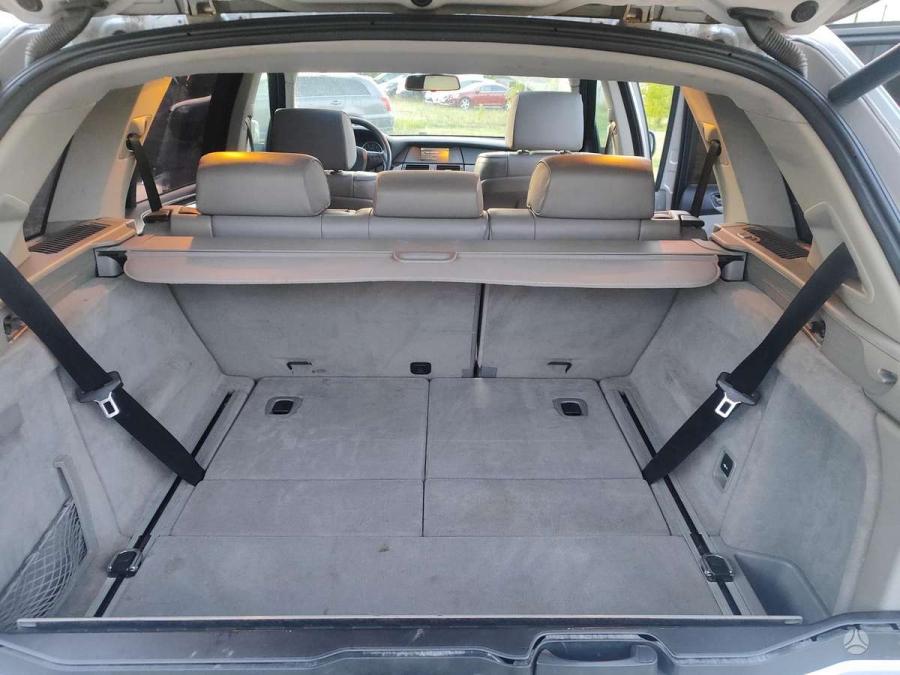 Grey BMW X5 2007 in Vilnius, with an engine capacity of 3.00 L and mileage of 232 thousand km for 4650 €, photo 7 on AUTOMOTO.COM.LV