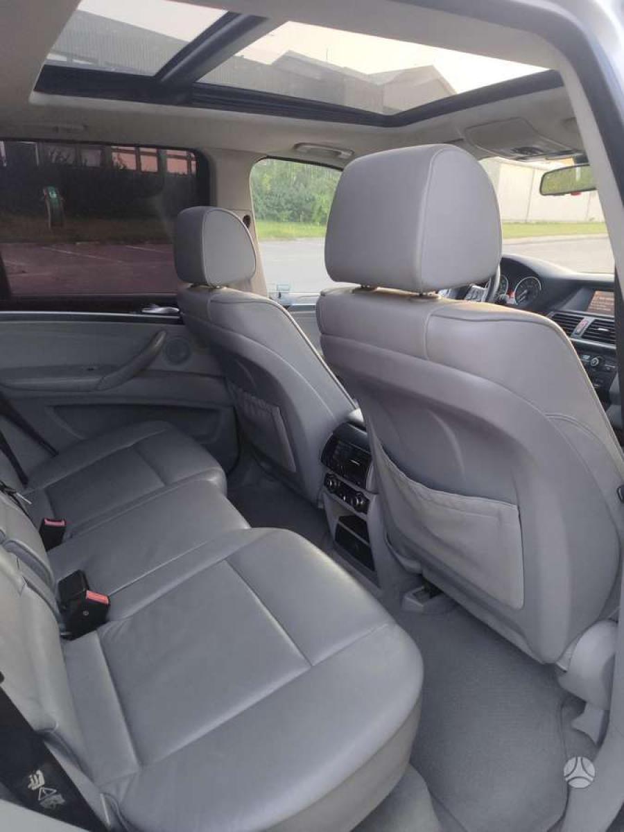 Grey BMW X5 2007 in Vilnius, with an engine capacity of 3.00 L and mileage of 232 thousand km for 4650 €, photo 10 on AUTOMOTO.COM.LV