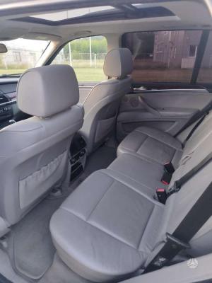 Grey BMW X5 2007 in Vilnius, with an engine capacity of 3.00 L and mileage of 232 thousand km for 4650 €, photo 13 on AUTOMOTO.COM.LV