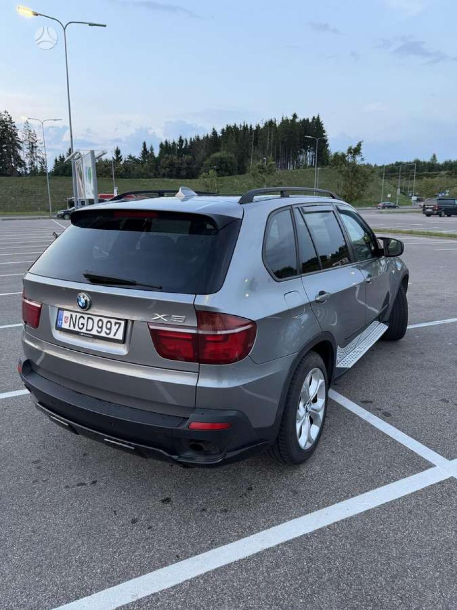 Grey BMW X5 2007 in Vilnius, with an engine capacity of 2.99 L and mileage of 377 thousand km for 7000 €, photo 6 on AUTOMOTO.COM.LV