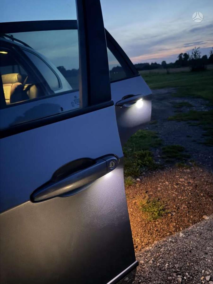 Grey BMW X5 2007 in Vilnius, with an engine capacity of 2.99 L and mileage of 377 thousand km for 7000 €, photo 16 on AUTOMOTO.COM.LV
