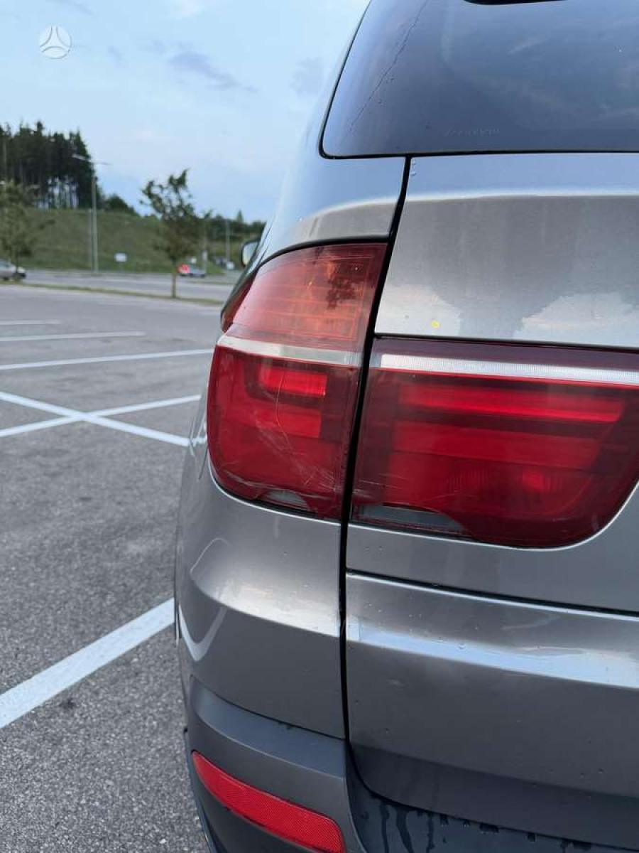 Grey BMW X5 2007 in Vilnius, with an engine capacity of 2.99 L and mileage of 377 thousand km for 7000 €, photo 18 on AUTOMOTO.COM.LV