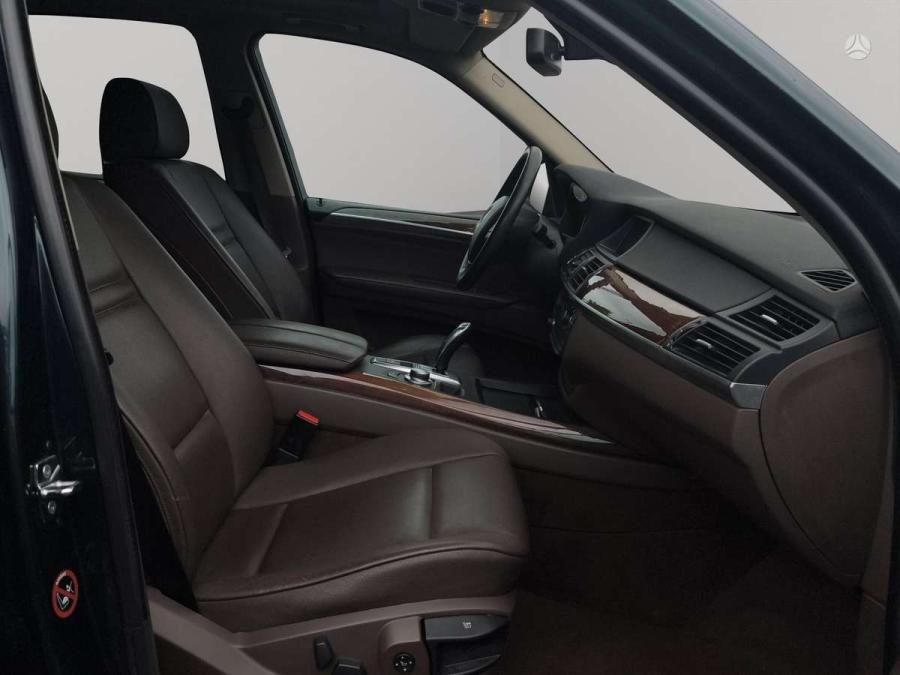 Pelēks BMW X5 2007 Klaipėda, ar dzinēja tilpumu 3.00 L un nobraukumu 324 tūkst. km par 8499 €, foto 9 vietnē AUTOMOTO.COM.LV