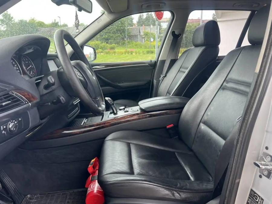 Pelēks BMW X5 2007 Rēzekne, ar dzinēja tilpumu 4.80 L un nobraukumu 237 tūkst. km par 5990 €, foto 12 vietnē AUTOMOTO.COM.LV