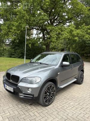 Grey BMW X5 2007 in Talsi, with an engine capacity of 3.00 L and mileage of 319 thousand km for 6700 €, photo  on AUTOMOTO.COM.LV