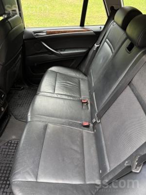 Pelēks BMW X5 2007 Talsi, ar dzinēja tilpumu 3.00 L un nobraukumu 319 tūkst. km par 6700 €, foto 17 vietnē AUTOMOTO.COM.LV