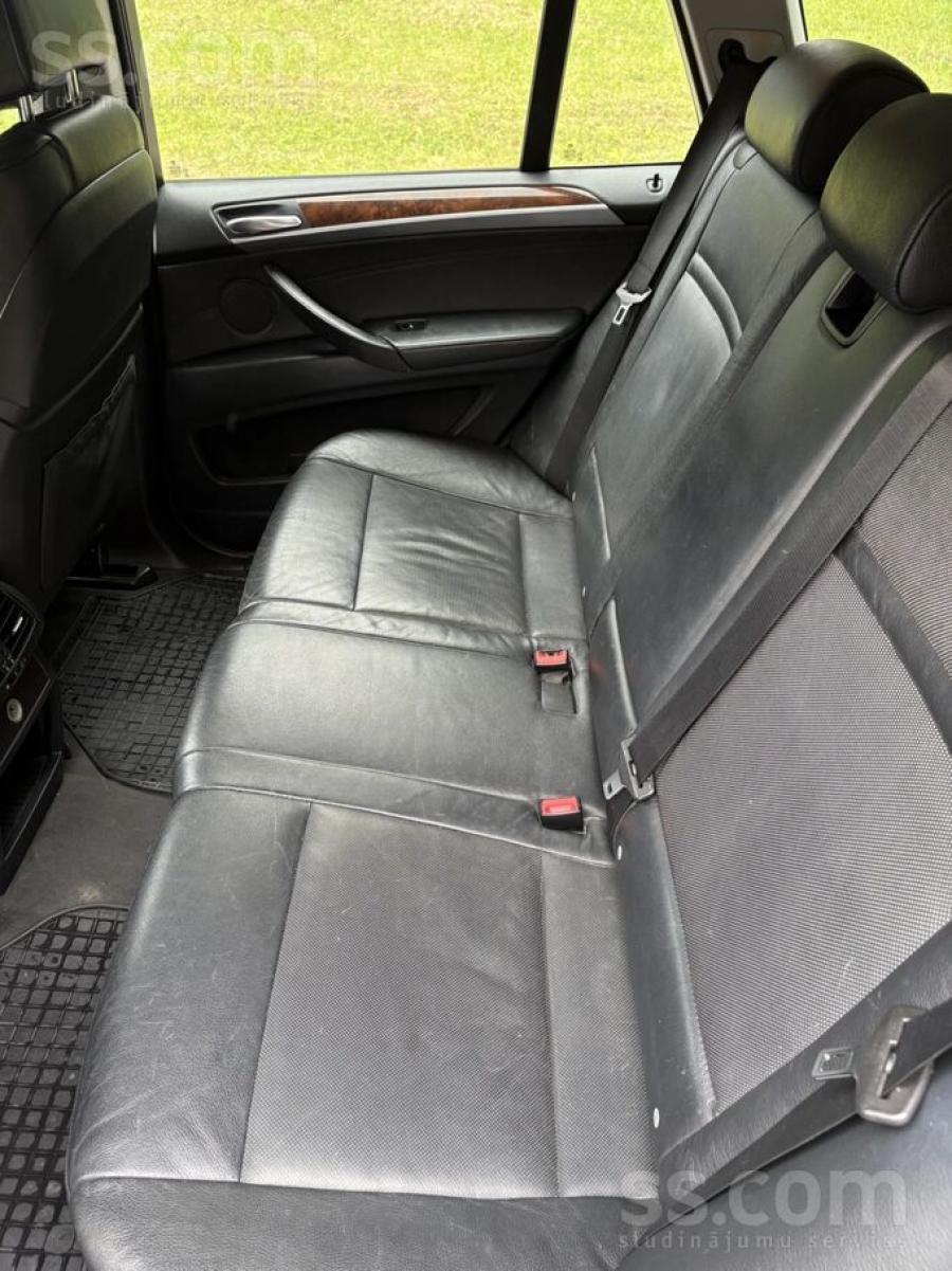 Pelēks BMW X5 2007 Talsi, ar dzinēja tilpumu 3.00 L un nobraukumu 319 tūkst. km par 6700 €, foto 17 vietnē AUTOMOTO.COM.LV
