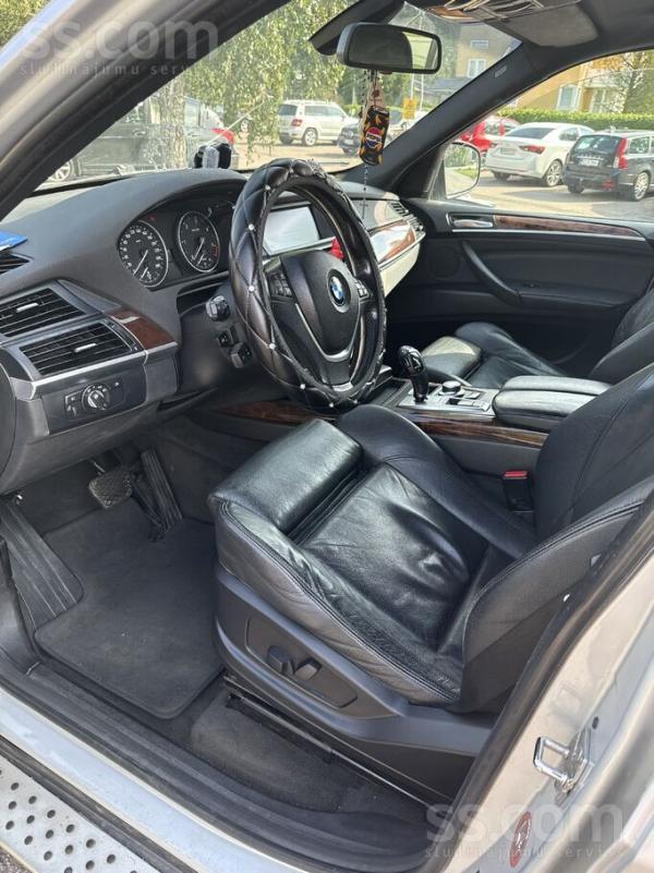 Pelēks BMW X5 2007 Rīga, ar dzinēja tilpumu 3.00 L un nobraukumu 342 tūkst. km par 8300 €, foto 7 vietnē AUTOMOTO.COM.LV