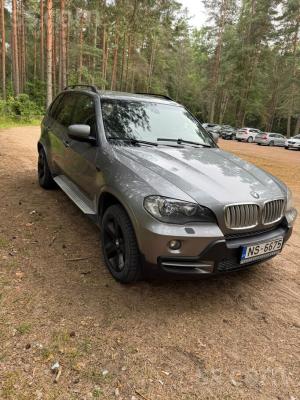 Grey BMW X5 2007 in Cesis, with an engine capacity of 3.00 L and mileage of 374 thousand km for 9500 €, photo 3 on AUTOMOTO.COM.LV