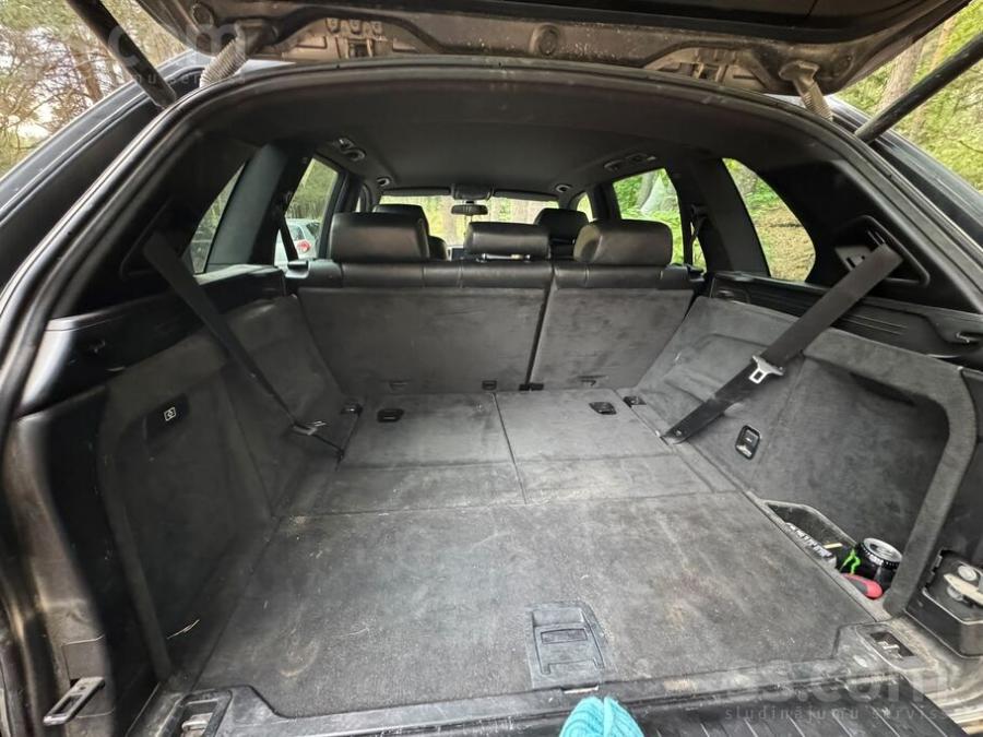 Grey BMW X5 2007 in Cesis, with an engine capacity of 3.00 L and mileage of 374 thousand km for 9500 €, photo 7 on AUTOMOTO.COM.LV