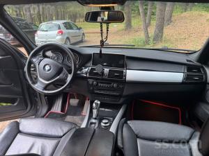 Grey BMW X5 2007 in Cesis, with an engine capacity of 3.00 L and mileage of 374 thousand km for 9500 €, photo 9 on AUTOMOTO.COM.LV