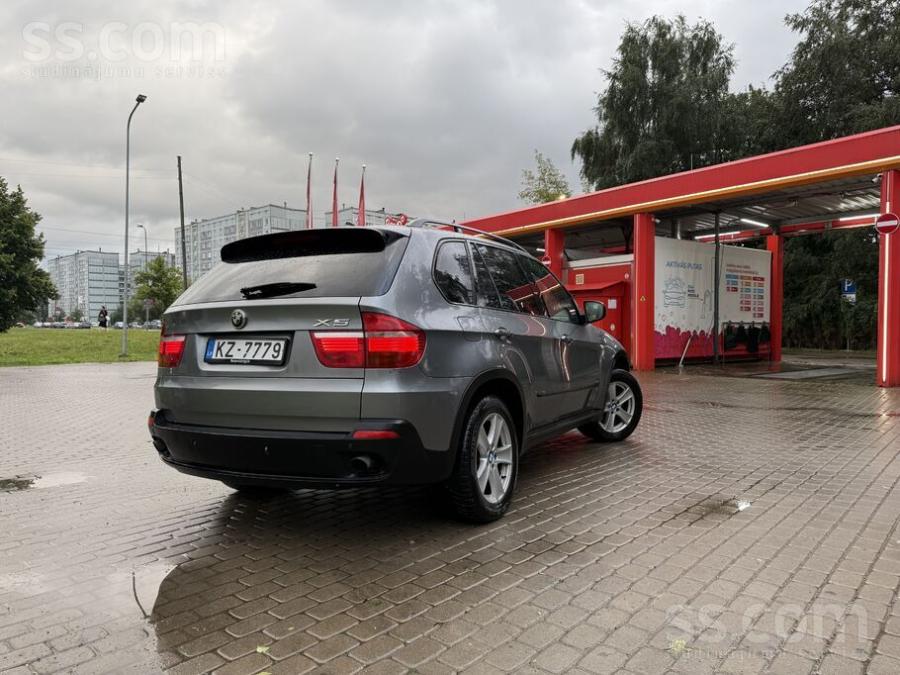 Pelēks BMW X5 2007 Rīga, ar dzinēja tilpumu 3.00 L un nobraukumu 383 tūkst. km par 6450 €, foto 1 vietnē AUTOMOTO.COM.LV