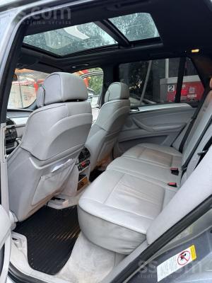 Pelēks BMW X5 2007 Rīga, ar dzinēja tilpumu 3.00 L un nobraukumu 383 tūkst. km par 6450 €, foto 4 vietnē AUTOMOTO.COM.LV