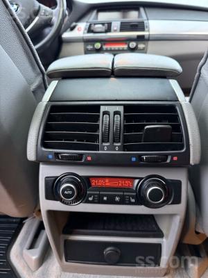 Pelēks BMW X5 2007 Rīga, ar dzinēja tilpumu 3.00 L un nobraukumu 383 tūkst. km par 6450 €, foto 5 vietnē AUTOMOTO.COM.LV
