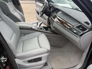 Grey BMW X5 2007 in Utena, with an engine capacity of 4.80 L and mileage of 189 thousand km for 5990 €, photo 8 on AUTOMOTO.COM.LV