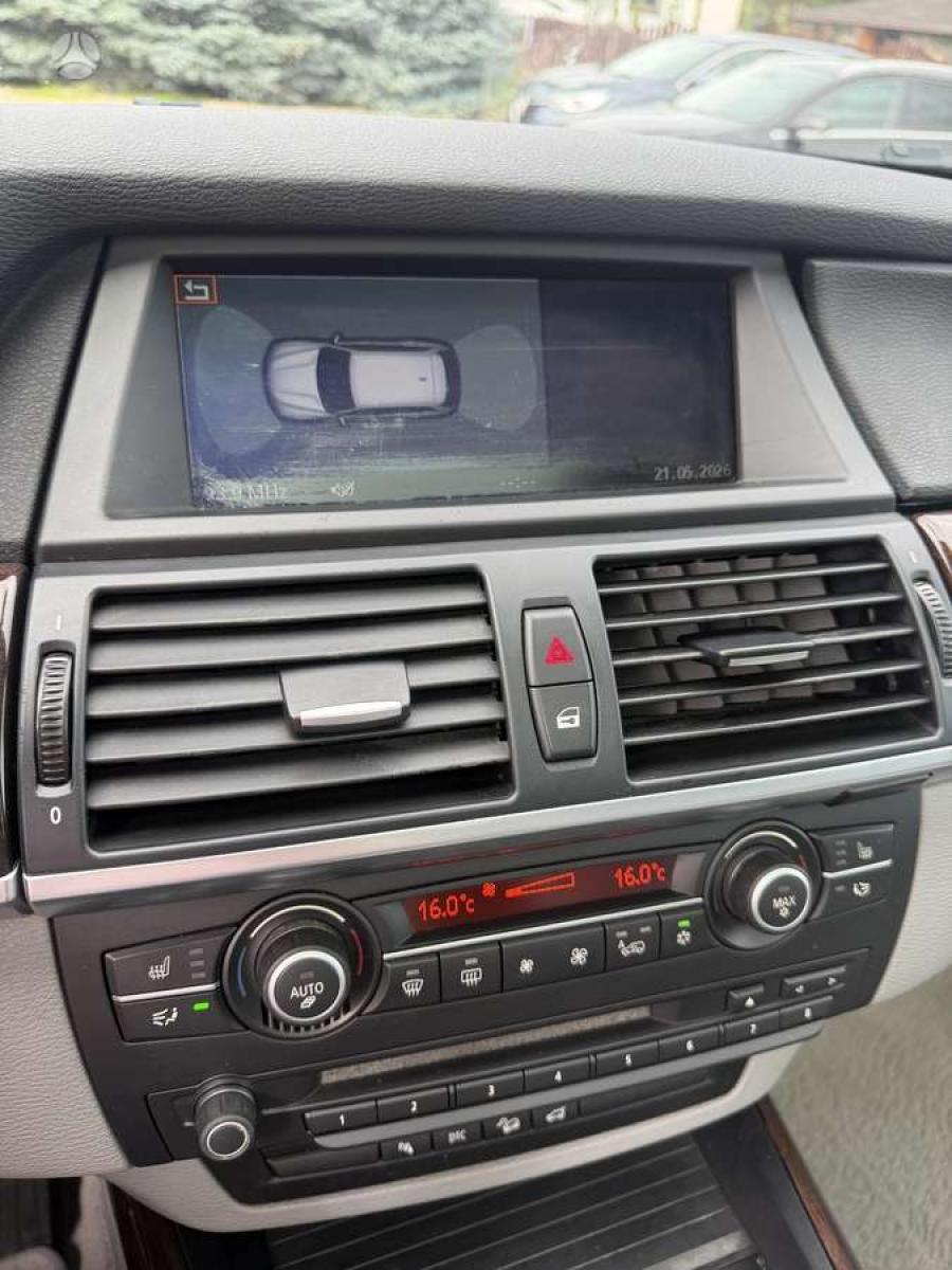 Grey BMW X5 2007 in Utena, with an engine capacity of 4.80 L and mileage of 189 thousand km for 5990 €, photo 12 on AUTOMOTO.COM.LV