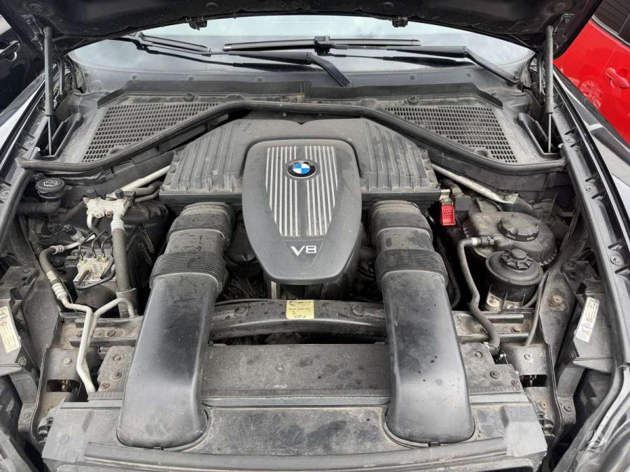 Grey BMW X5 2007 in Utena, with an engine capacity of 4.80 L and mileage of 189 thousand km for 5990 €, photo 15 on AUTOMOTO.COM.LV