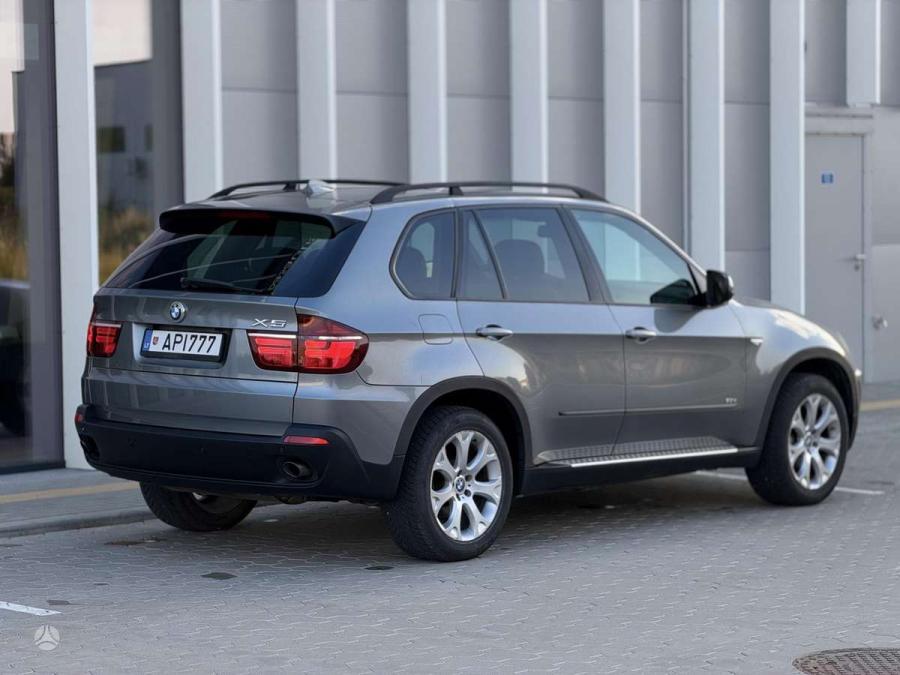 Pelēks BMW X5 2007 Viļņa, ar dzinēja tilpumu 3.00 L un nobraukumu 160 tūkst. km par 6600 €, foto 3 vietnē AUTOMOTO.COM.LV