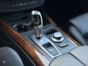 Pelēks BMW X5 2007 Viļņa, ar dzinēja tilpumu 3.00 L un nobraukumu 160 tūkst. km par 6600 €, foto 18 vietnē AUTOMOTO.COM.LV