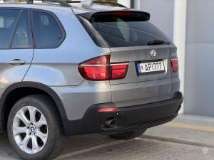 Pelēks BMW X5 2007 Viļņa, ar dzinēja tilpumu 3.00 L un nobraukumu 160 tūkst. km par 6600 €, foto 25 vietnē AUTOMOTO.COM.LV