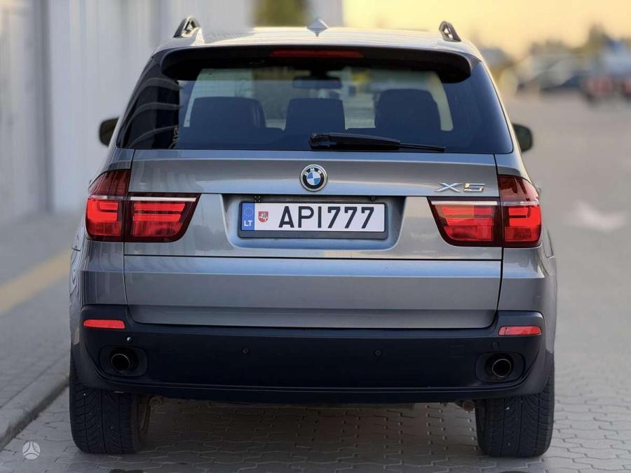 Pelēks BMW X5 2007 Viļņa, ar dzinēja tilpumu 3.00 L un nobraukumu 160 tūkst. km par 6600 €, foto 26 vietnē AUTOMOTO.COM.LV