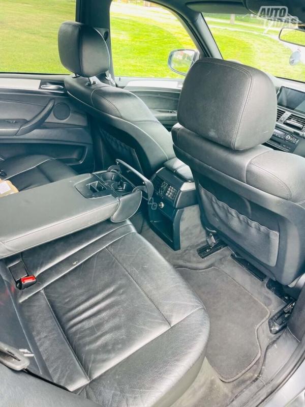 Grey BMW X5 2007 in Kelme, with an engine capacity of 3.00 L and mileage of 458 thousand km for 5500 €, photo 11 on AUTOMOTO.COM.LV