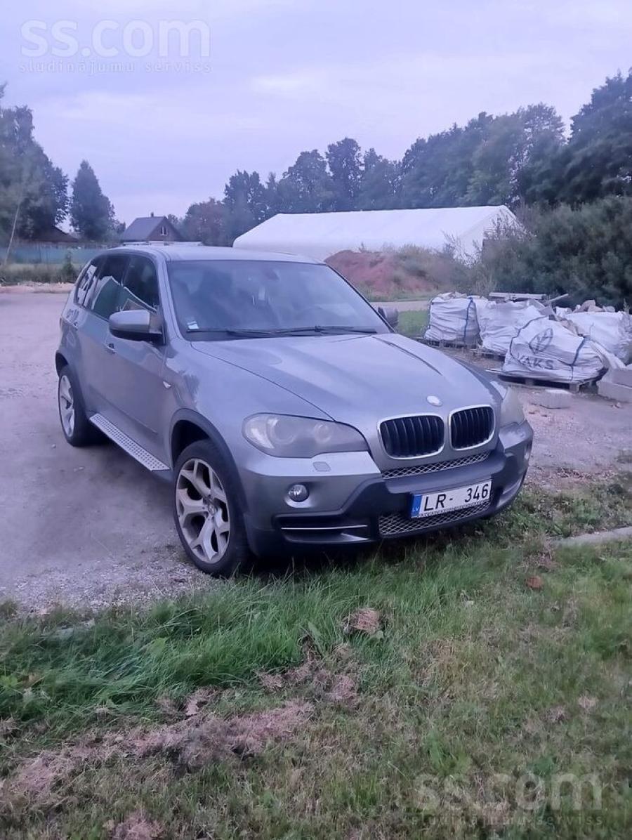 Pelēks BMW X5 2007 Jēkabpils, ar dzinēja tilpumu 3.00 L un nobraukumu 317 tūkst. km par 5300 €, foto 1 vietnē AUTOMOTO.COM.LV