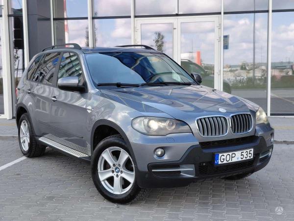 Grey BMW X5 2007 in Vilnius, with an engine capacity of 2.99 L and mileage of 349 thousand km for 6300 €, photo 1 on AUTOMOTO.COM.LV